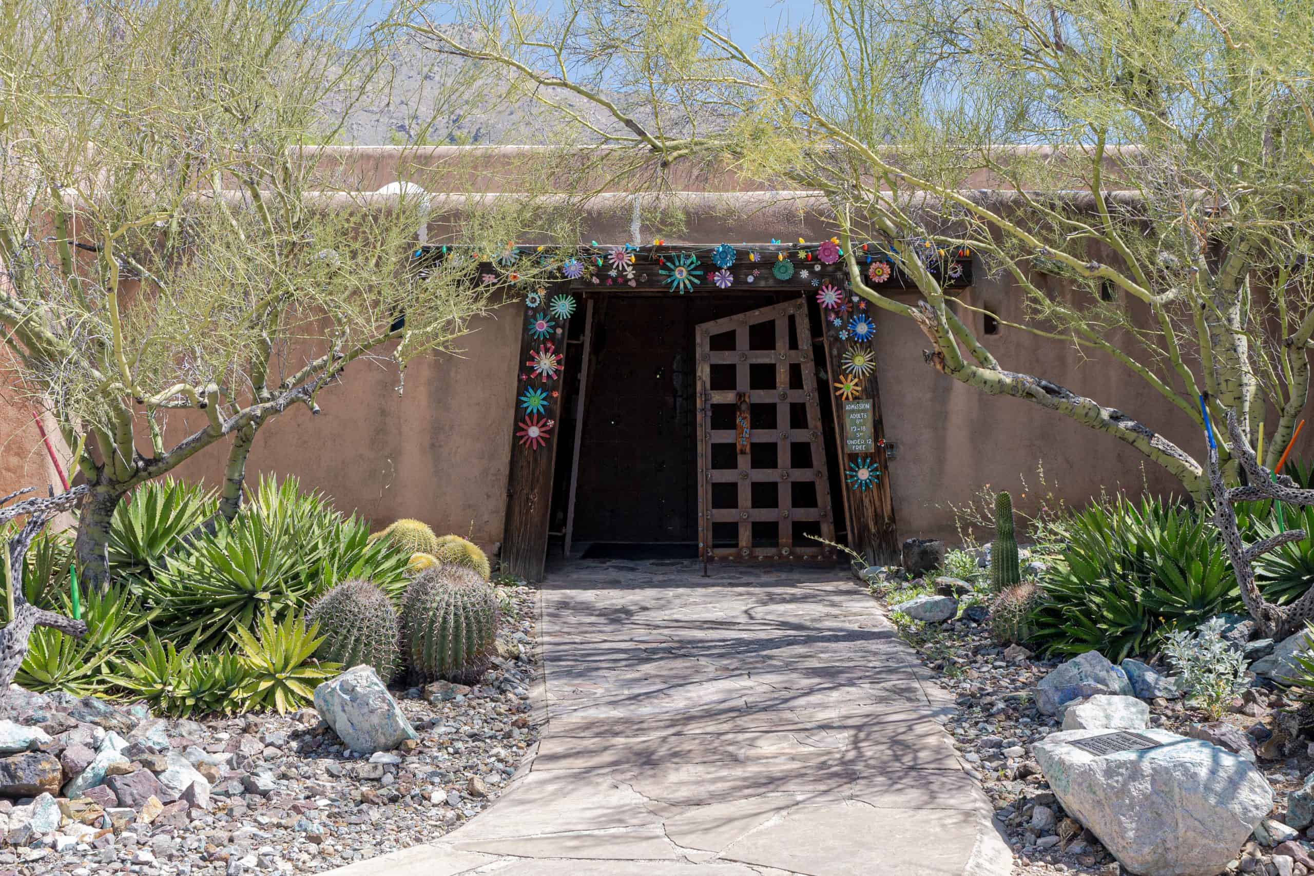 A Tucson Art Gallery That Feels as Untamed as the Desert Around It ...